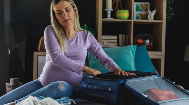 Having a Baby? When To Head to the Hospital and What To Bring